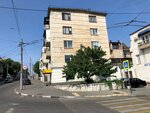 Na Admirala Oktyabr'skogo Trehkomnatnyie Apartments (улица Адмирала Октябрьского No:14), kısa süreli konaklama  Sevastopol'dan