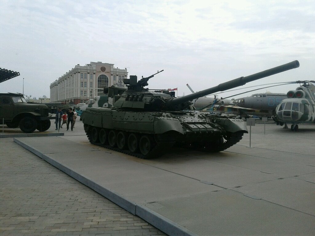 Teknoloji anıtı Основной боевой танк Т-80УД Берёза образца 1987 года, Verhniaya Pyşma, foto