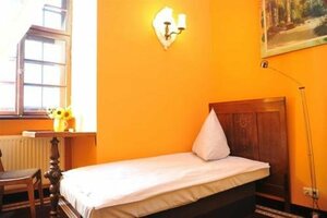 Zamek Dobra (Masovian Voivodeship, Powiat Otwocki, Józefów, ulica Dobra, 28), otel  Aşağı Silesyan Voyvodalığı'ndan