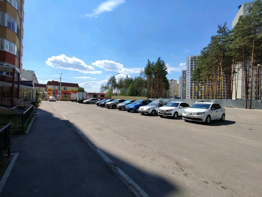 Otoparklar Parking lot, Voronej, foto