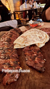 Arsenal. Ribs and spirits (Pidvalna vulytsia No:5, Lviv), restoran  Lviv'den