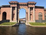 Arch of New Holland (naberezhnaya Admiralteyskogo kanala No:2Н), turistik yerler  Saint‑Petersburg'dan