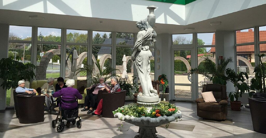 Evde tıbbi yardım Atrium Seniorentagesstätte Schindler Ug, Saksonya, foto