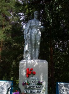 Мемориал Великой Отечественной войны (Sovetskaya ulitsa No:11, selo Troitskoye), anıt, heykel  Kostromskaya oblastından