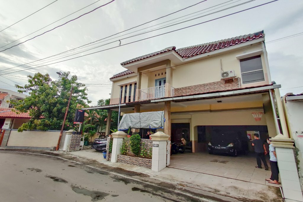 Otel Ayuning Guesthouse by Oyo Rooms, Semarang, foto