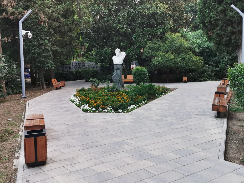 Anıt, heykel Н.З. Бирюков, Yalta, foto