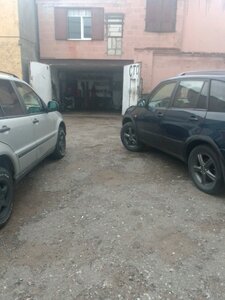 Автосервис (Kommuny Street No:7), otomobil servisi  Saint‑Petersburg'dan