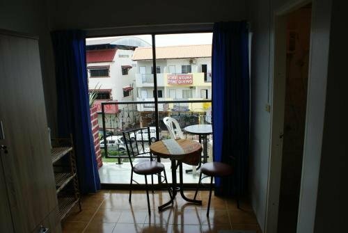 Otel 2 Vikings Restaurant & Guesthouse, Phuket Eyaleti, foto