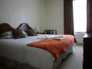 The Bull Hotel & Restaurant (Northern Ireland, County Armagh, Markethill), otel