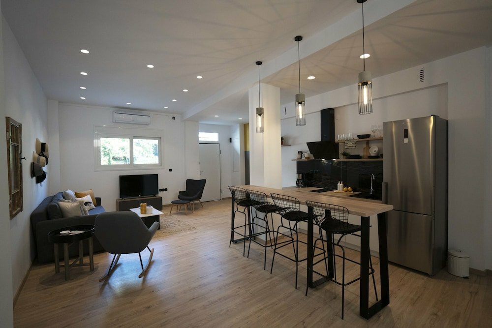 Otel Modern 2bed 2bath Loft in Acropolis area, Atina, foto