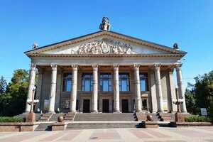 Ternopolsky akademichesky oblastnoy ukrainsky dramatichesky teatr imeni T. G. Shevchenko (bulvar Tarasa Shevchenka No:8, City of Ternopil), tiyatrolar  Ternopol'dan