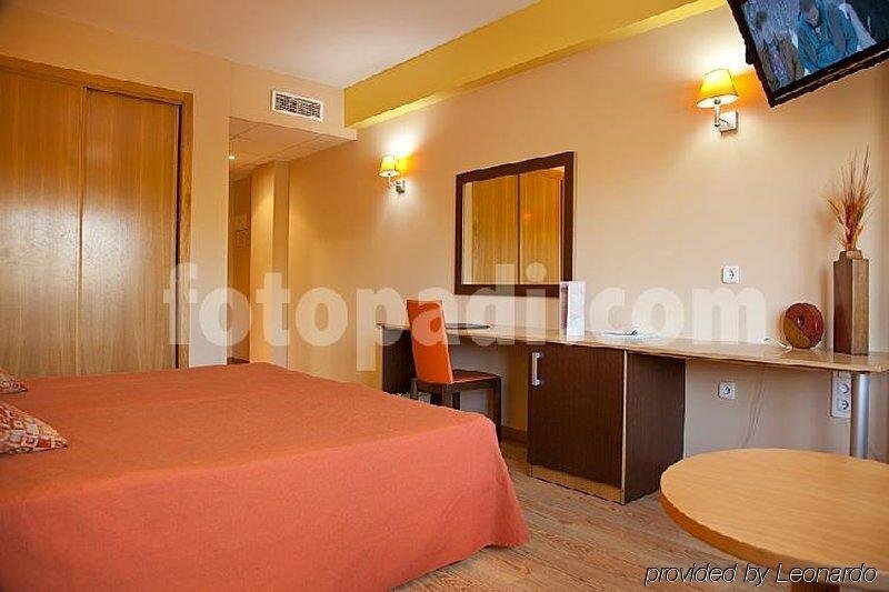 Otel Hotel Plaza Alaquas, Valensiya, foto
