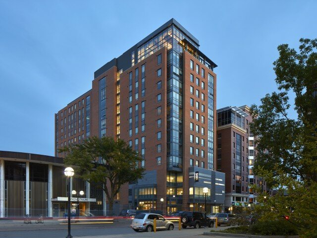 Yurtlar Six11, Ann Arbor, foto