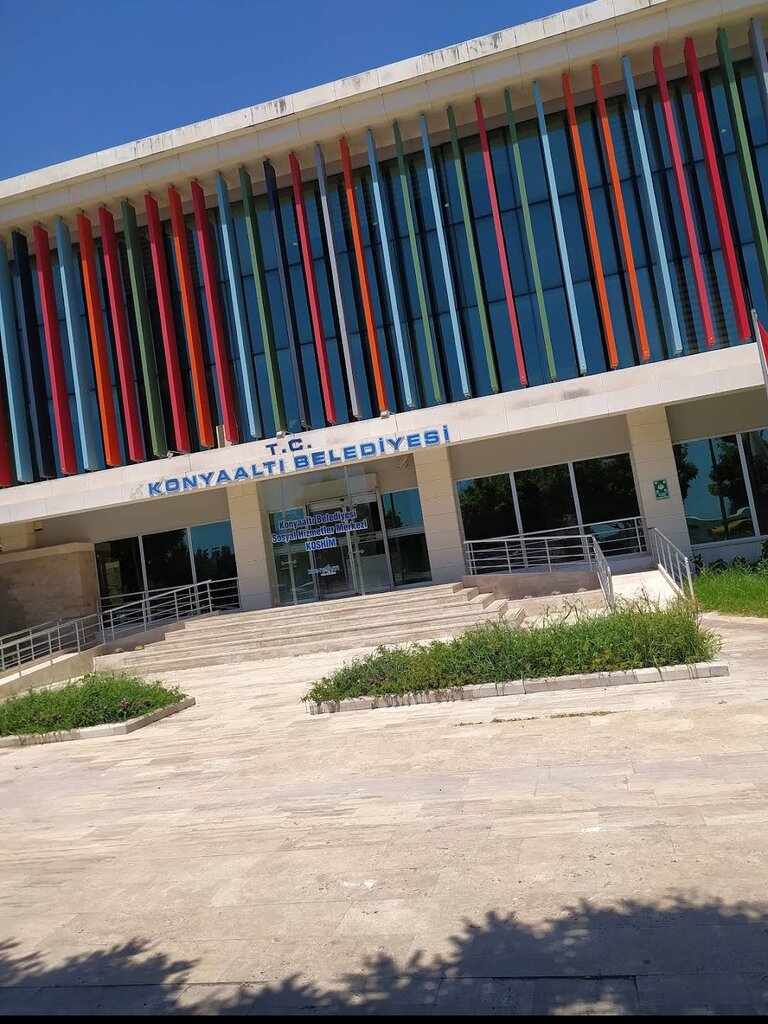 Kütüphaneler Konyaaltı Belediyesi Halk Kütüphanesi, Antalya, foto
