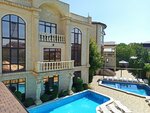 Villa Rovados (Primorskiy pereulok No:16, selo Vityazevo), otel  Krasnodarski krayından