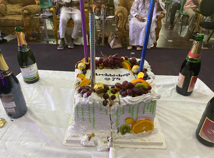 Özel pasta siparişi Extabaff Cake Shop, Kumasi, foto