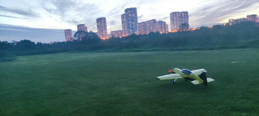 Spor alanı Площадка авиамоделистов в Кожухово, Moskova, foto