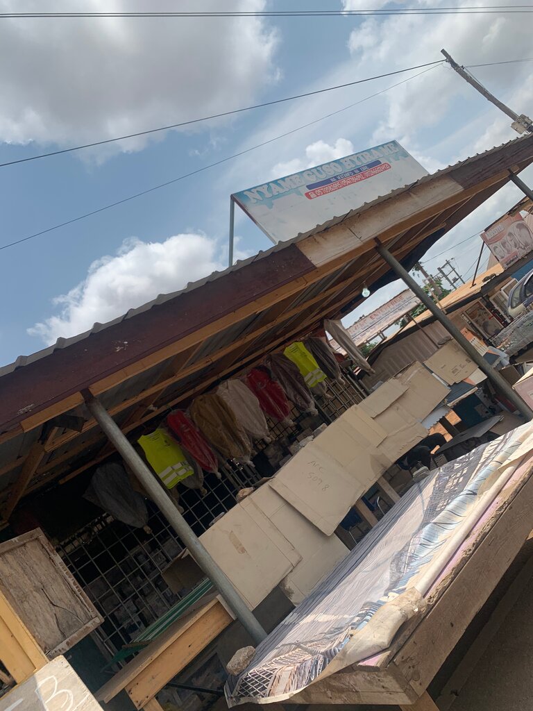 Giyim mağazası Nyame Guso Hyira Me, Dünya, foto