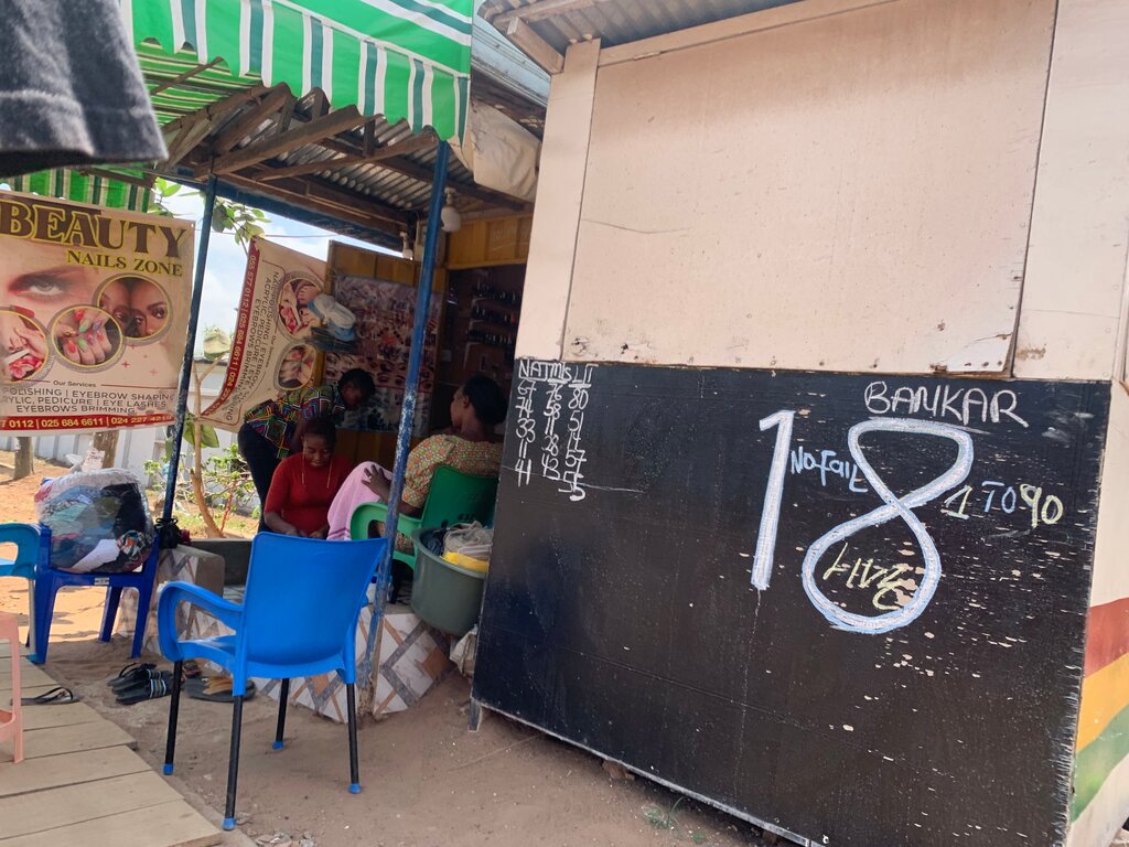 Manikür-pedikür Beauty Nail Zone, Dünya, foto