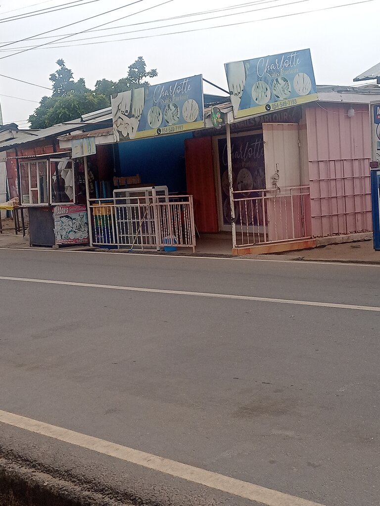 Manikür-pedikür Charlotte's Nails Parlour, Akra, foto