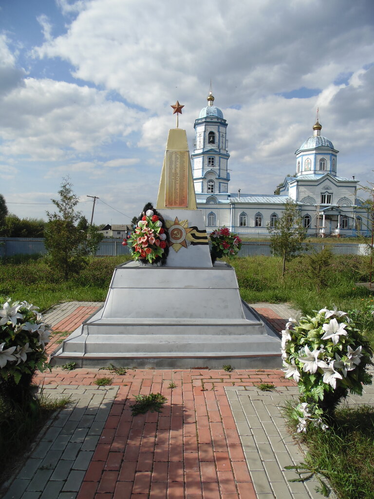 Anıt, heykel Обелиск воинам-землякам, погибшим в годы Великой Отечественной войны, Çuvaşya, foto
