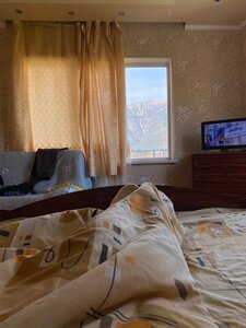Gostevoi dom Lesnaya skazka (Лесная улица No:5А, посёлок городского типа Виноградное), otel  Kırım Cumhuriyeti'nden