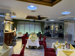 Restoran Вернисаж, Udachny, foto