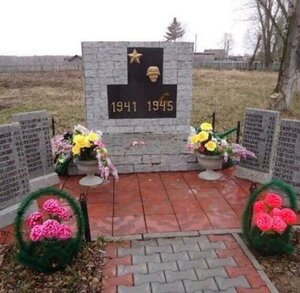 Воинам-односельчанам, погибшим в годы Великой Отечественной войны (Novosibirsk Region, Severny rayon, selo Ostyatsk, Tsentralnaya ulitsa), anıt, heykel  Novosibirskaya oblastından