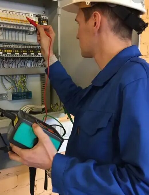 Uzman hizmetleri Responsible for electrical equipment, Moskova, foto