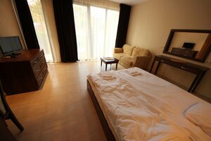 Menada Kavaci Sozopol Apart-Hotel (Burgas Region, Sozopol, kvartal Budzhaka), otel  Dünya'dan