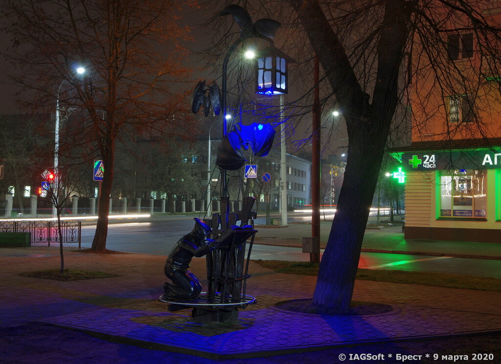 Park, sokak heykeli Ночной дозор, Brest, foto