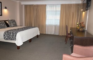 Hotel Novalux (Tungurahua, Ambato), otel  Ambato'dan