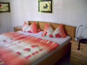Hotel Pension Wiesenau (Hesse, Wetteraukreis, Kurstraße, 27), otel  Hesse'den