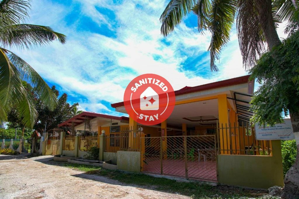 Otel Oyo 770 J5 Guest House & Restobar, , foto