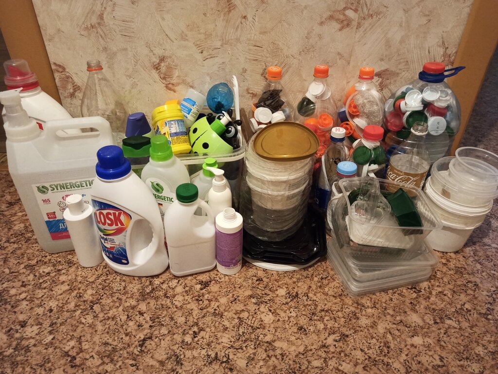 Geri dönüşüm maddeleri Эко-бокс Petromax, Lobnia, foto