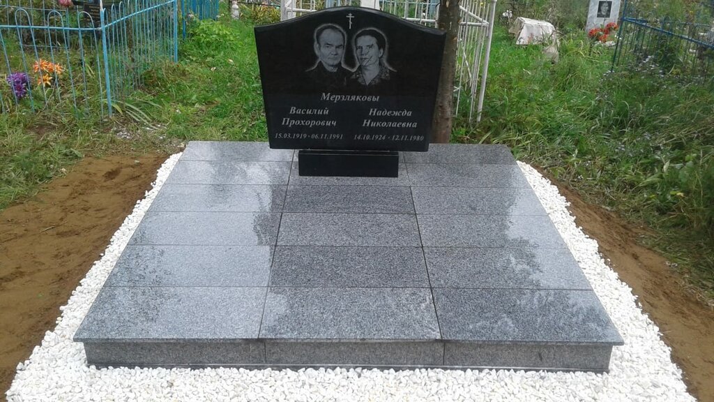 Heykel ve mezarlık taşı üreticileri Granit_i_mramor, Neftekamsk, foto
