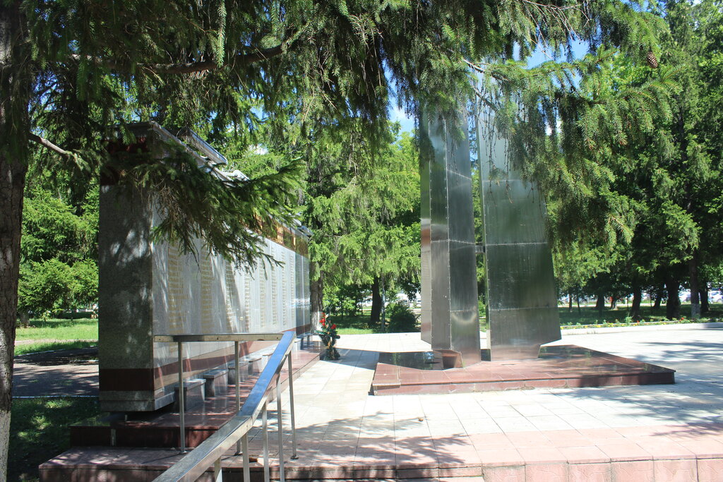 Anıt, heykel Стела погибшим войнам в 1941-1945 гг, Kazan, foto