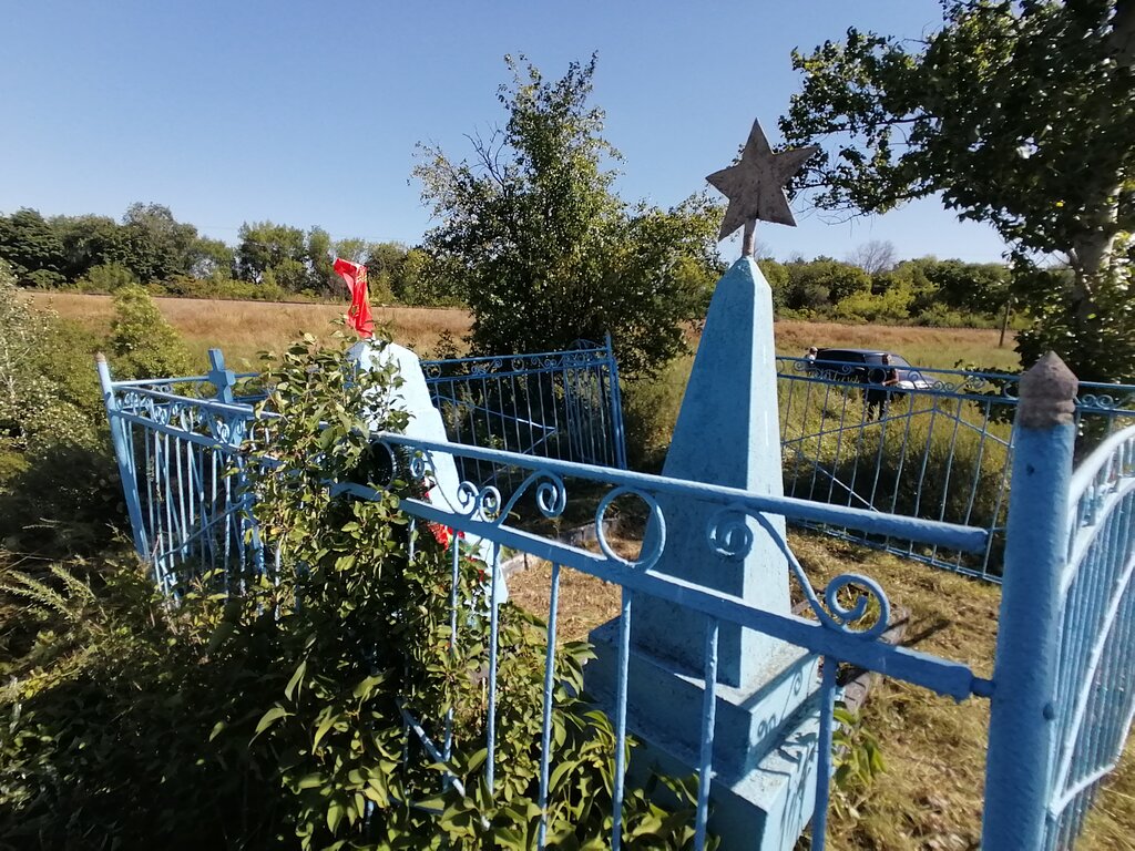 Anıt, heykel Братская могила, Tambovskaya oblastı, foto