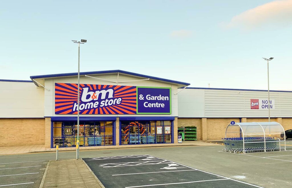 Şans oyunları B&m Home Store with Garden Centre, İngiltere, foto