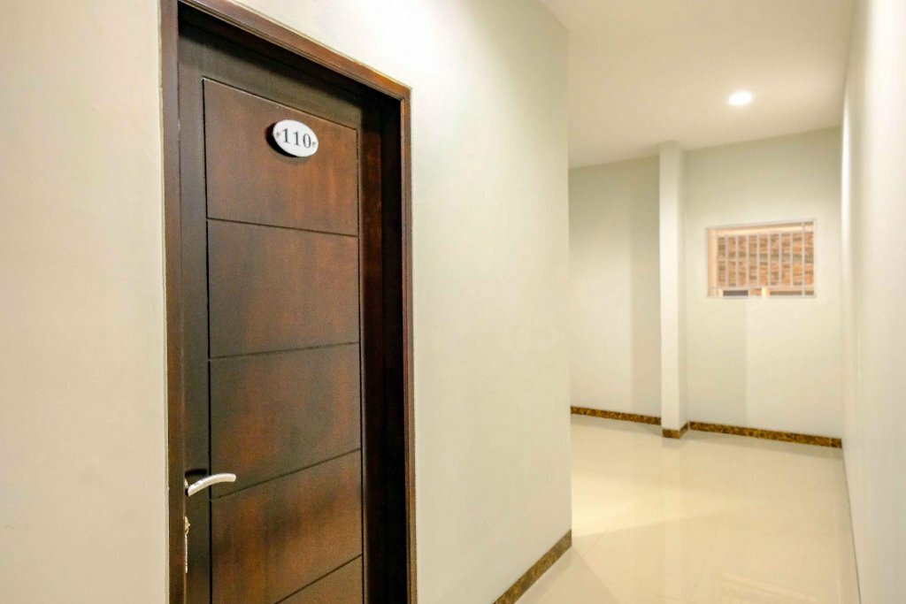 Otel RedDoorz near Pasar Baru 3, Cakarta, foto
