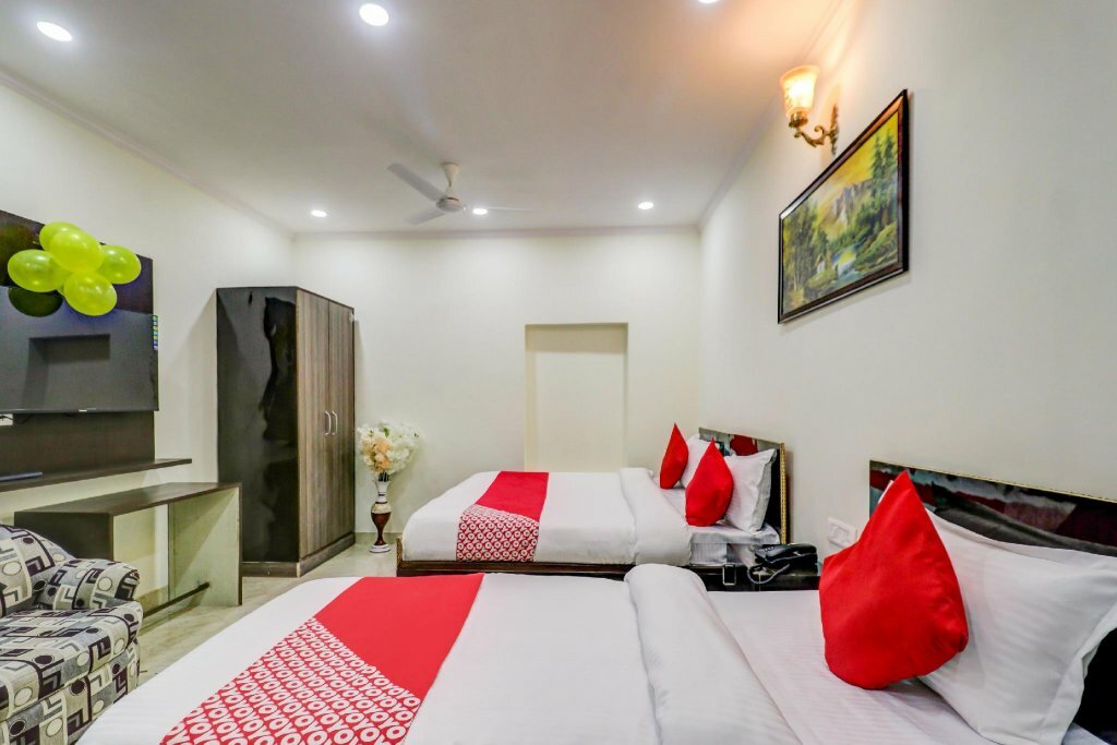 Otel Oyo 77353 Tom & Jerry, Delhi, foto