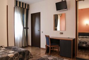 Hotel Ronda House (C/ San Erasme 19), otel  Barselona'dan