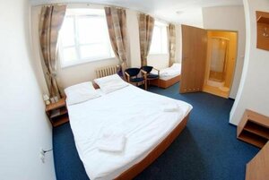 Hotel Stacja Kutno (Lodz Voivodeship, Powiat Kutnowski, Kutno, ulica Łąkoszyńska, 127), otel  Kutno'dan