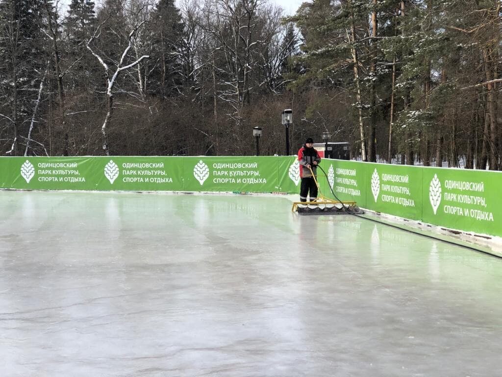 Buz pateni pistleri Каток, Moskova ve Moskovskaya oblastı, foto