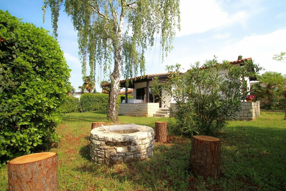 Otel Karpinjan, Dünya, foto