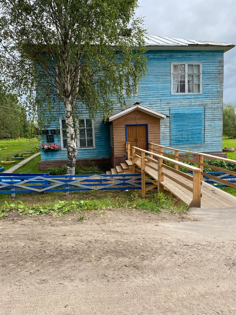 Anıt levhası, anıt taş Надежде Васильевне Ваничевой, Arhangelskaya oblastı, foto