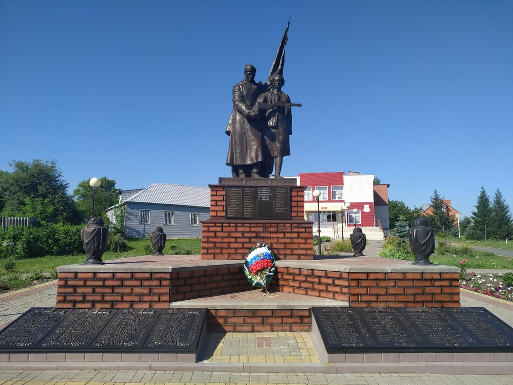 Anıt, heykel Братская могила, Belgorodskaya oblastı, foto