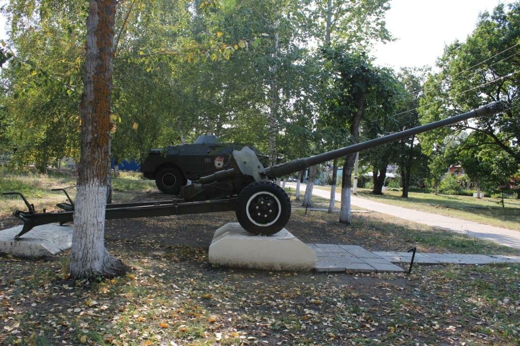 Teknoloji anıtı 85-мм противотанковая пушка Д-48, Şihany, foto