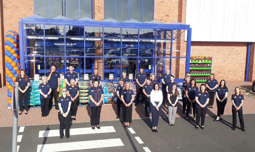 Şans oyunları B&m Home Store with Garden Centre, İngiltere, foto