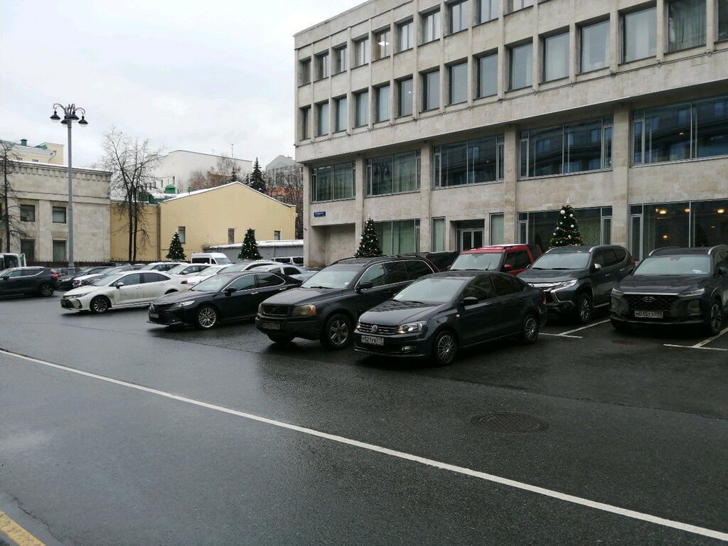 Otoparklar Parking lot, Moskova, foto